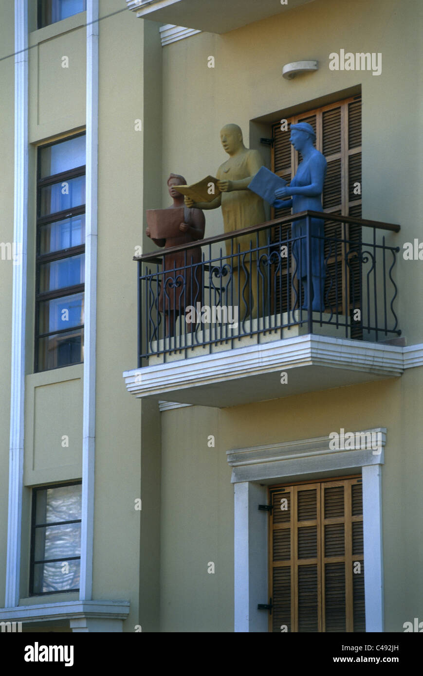 Photograph of the apartment buildings of old Tel Aviv Stock Photo - Alamy