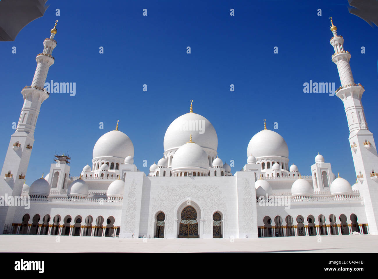 sheikh zayed mosque Stock Photo - Alamy