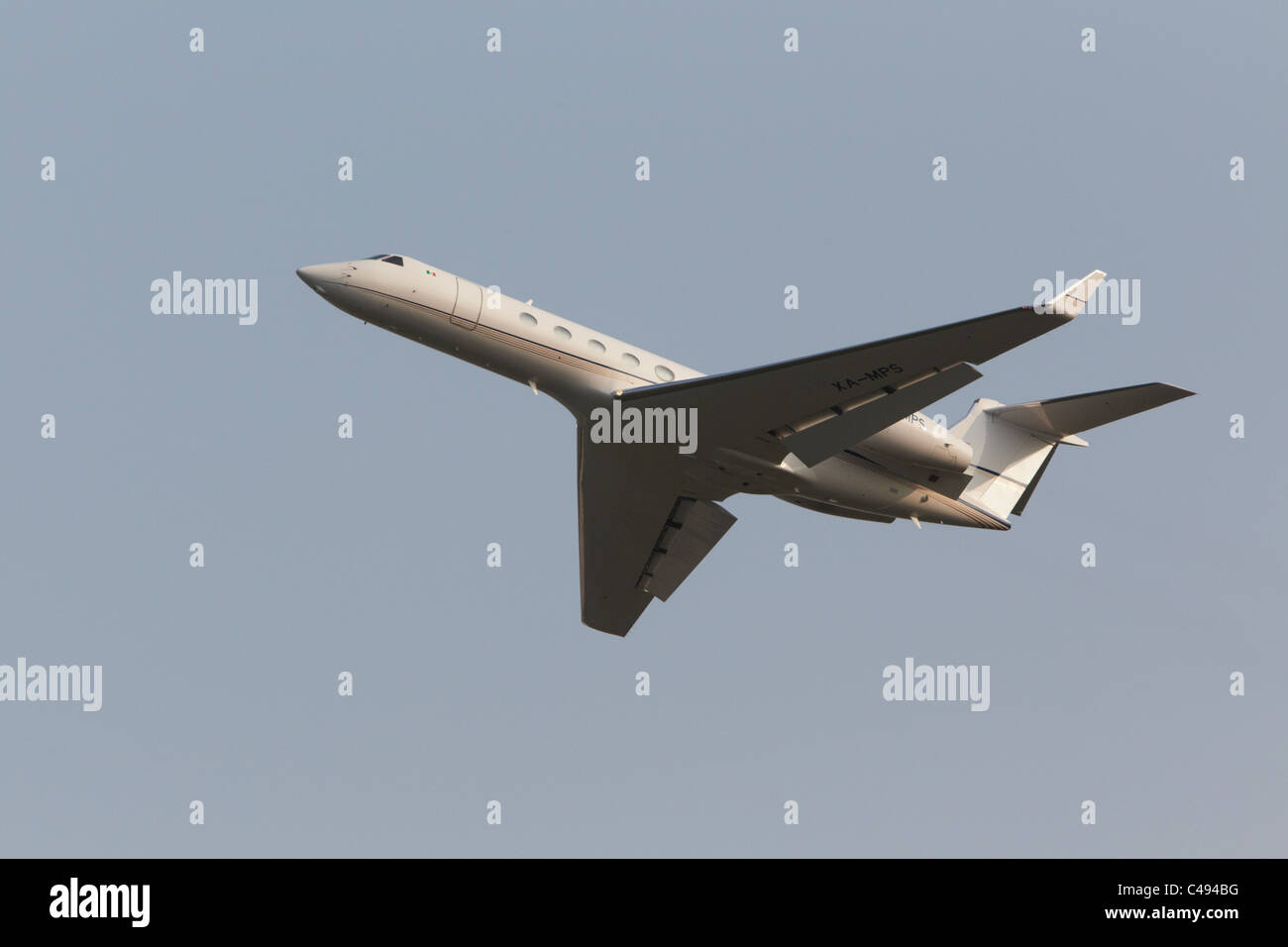 Gulfstream Aerospace G V High Resolution Stock Photography and Images ...