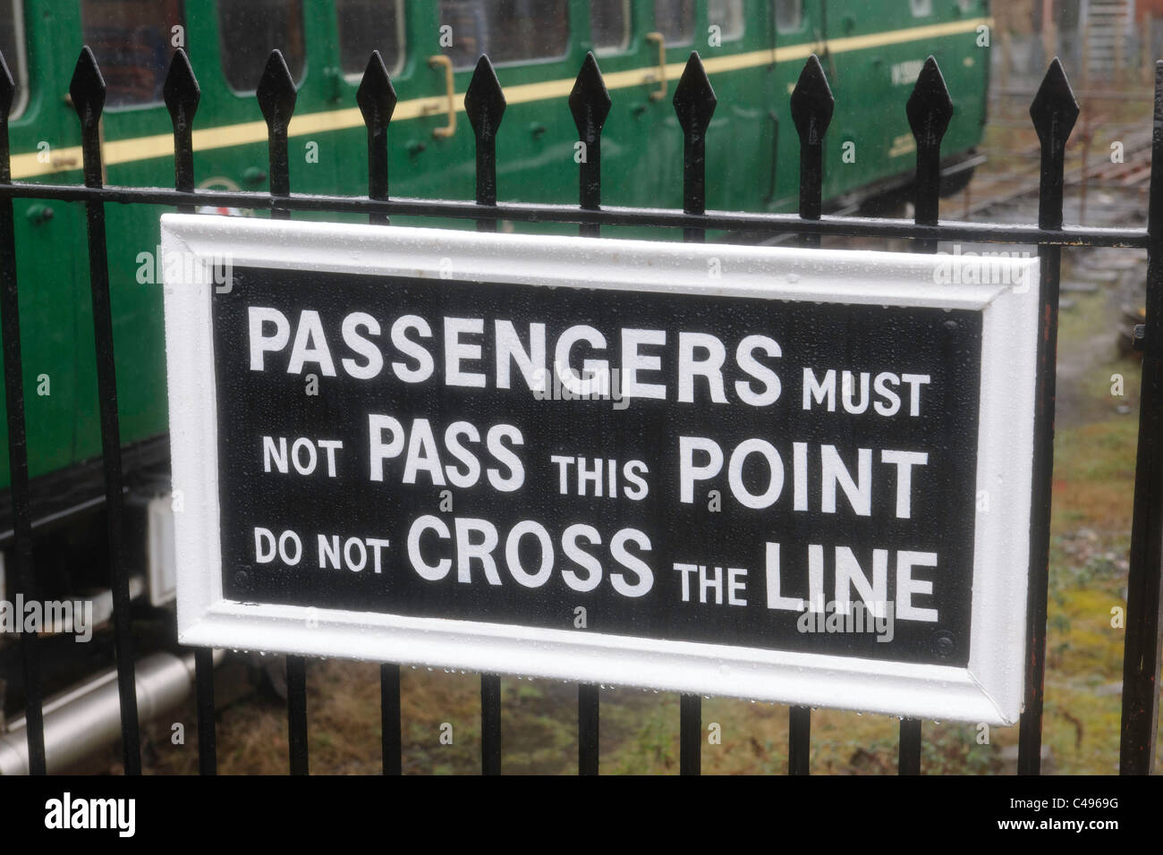 Great western railway sign hi-res stock photography and images - Alamy