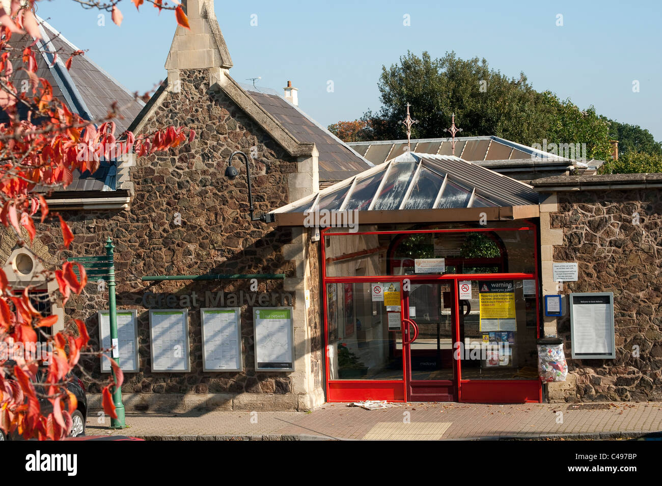 Entrance to Great Malvern railway station in Worcestershire, England ...