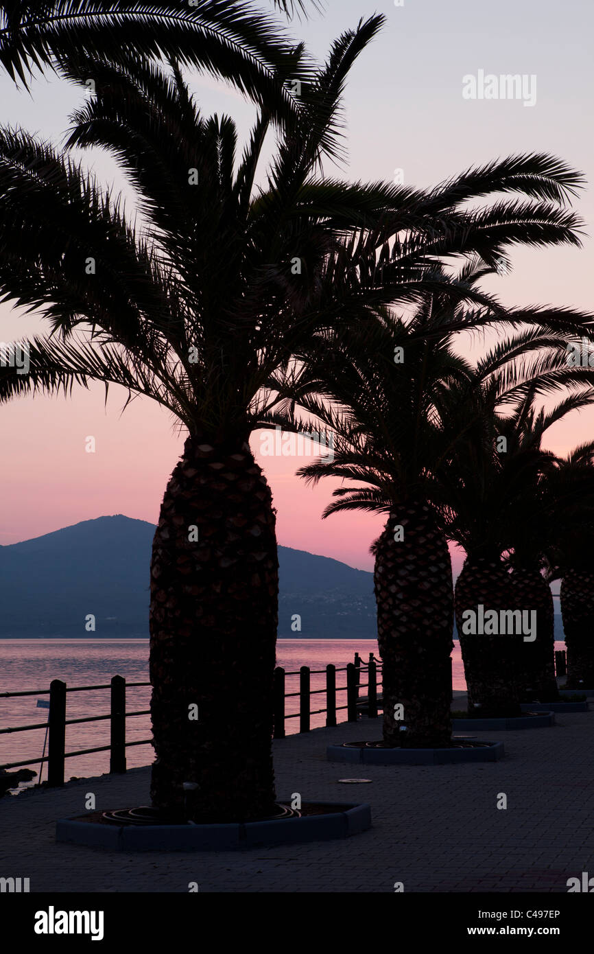 Sunset over the Bay of Edipsos in Edipsos, Greece Stock Photo - Alamy