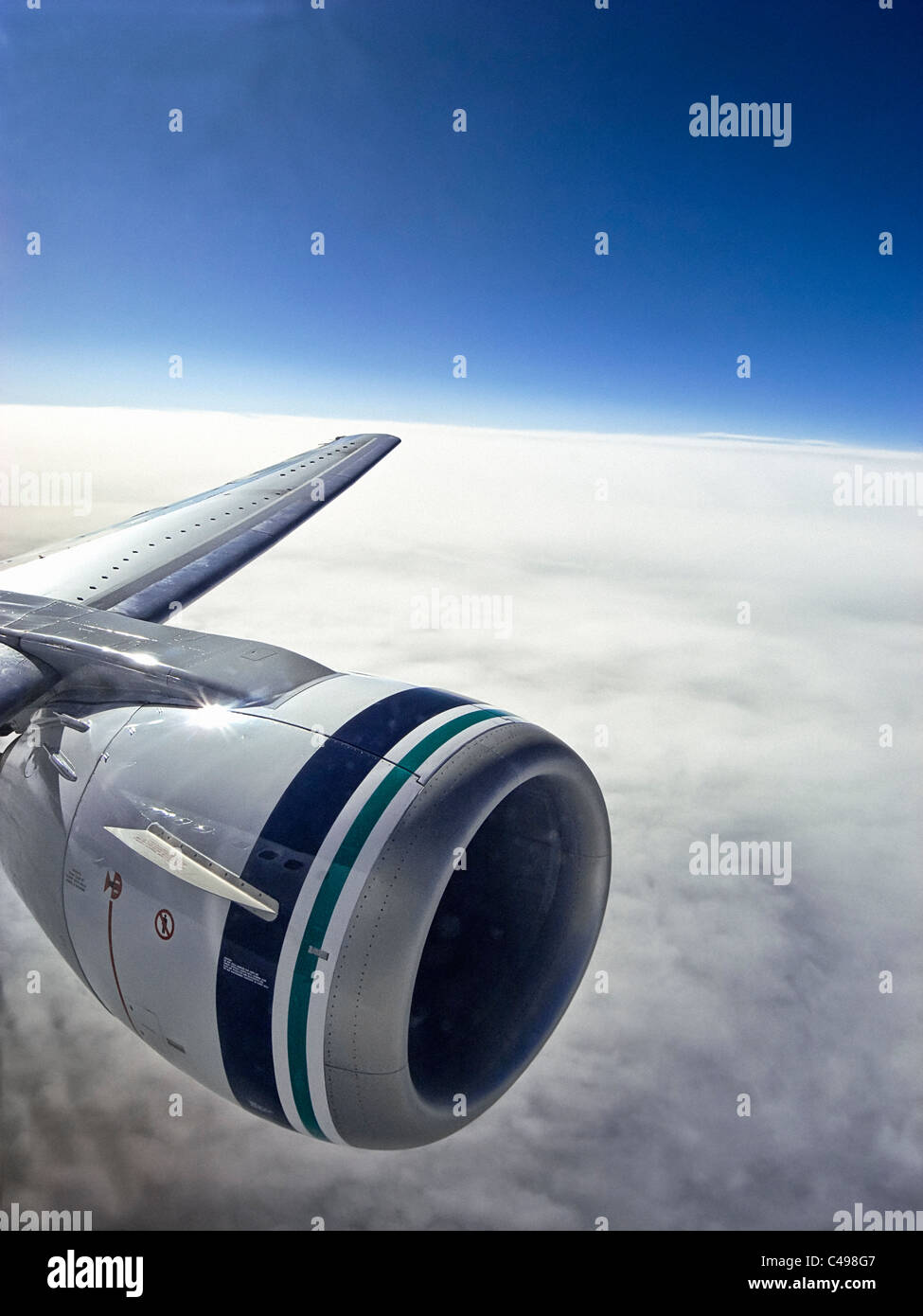 Jet engine of Boeing 737-400 commercial airliner Stock Photo - Alamy