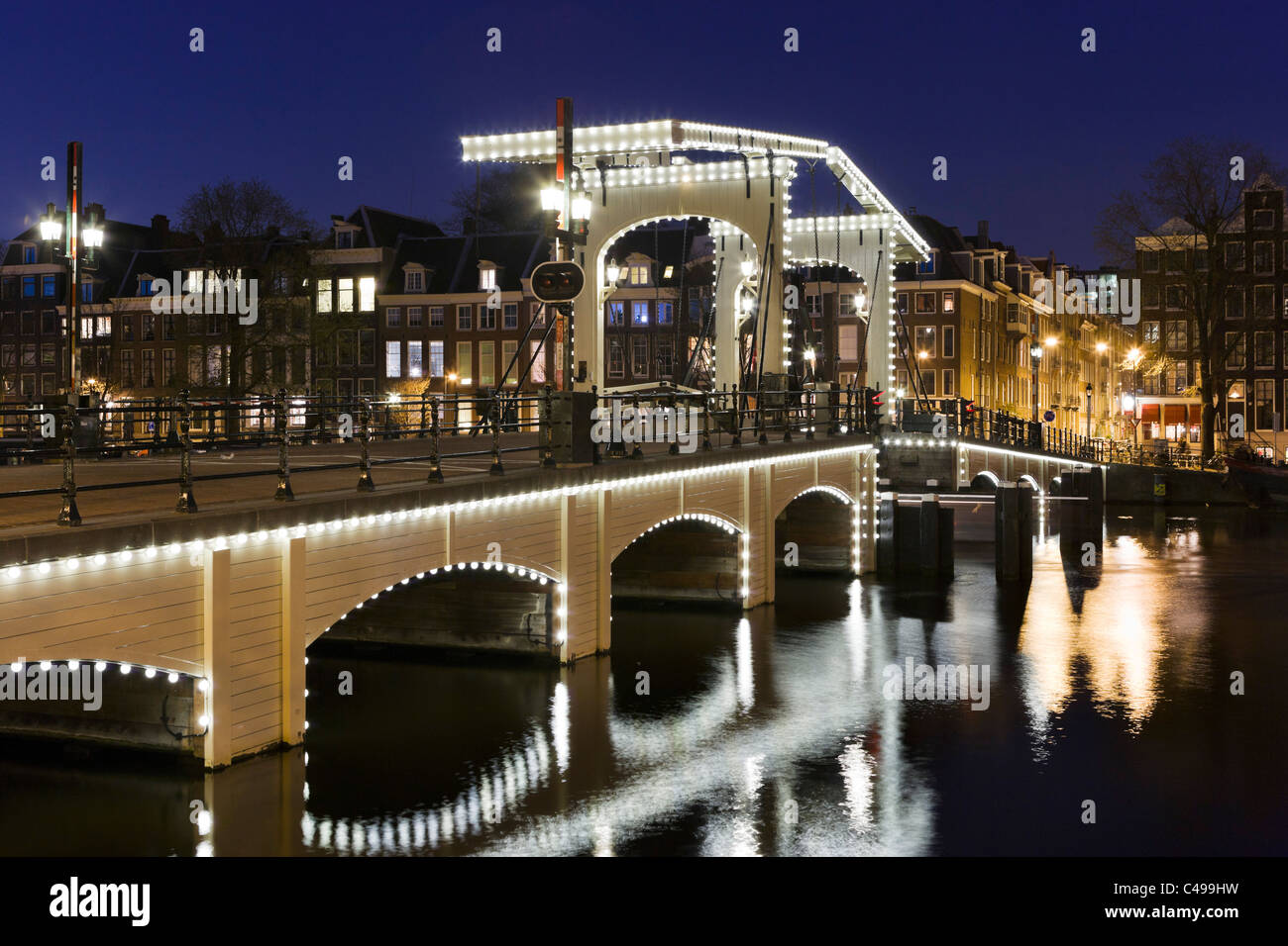 The Magere Brug at night, River Amstel, Amsterdam, Netherlands Stock ...