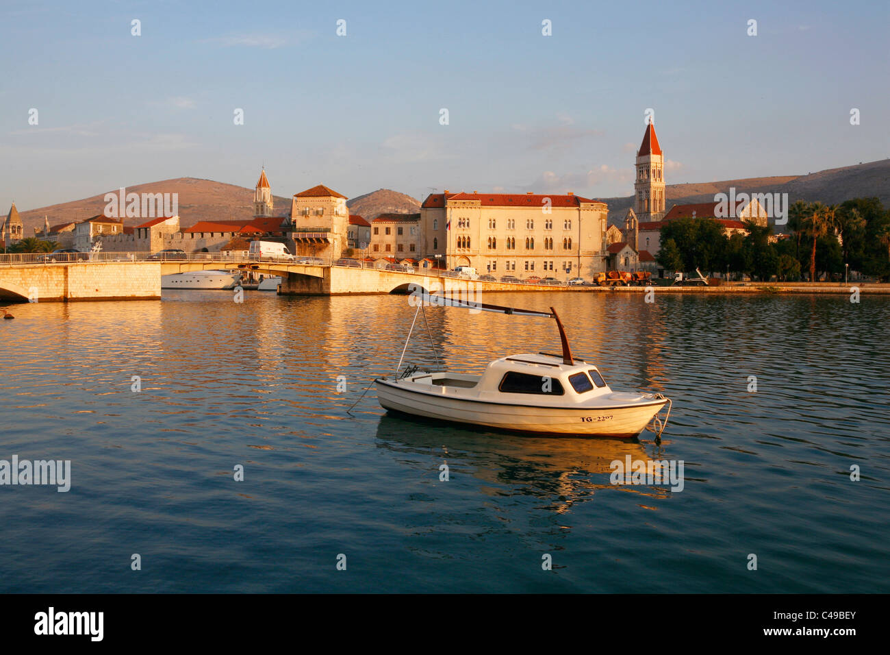 Trogir croatia boat hi-res stock photography and images - Alamy