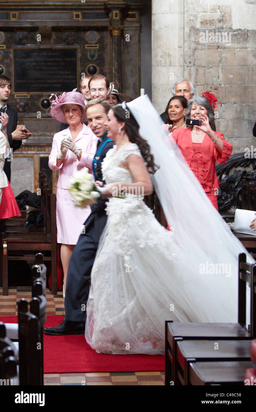 Lookalikes pretend to get married at a mock royal wedding ceremony ...