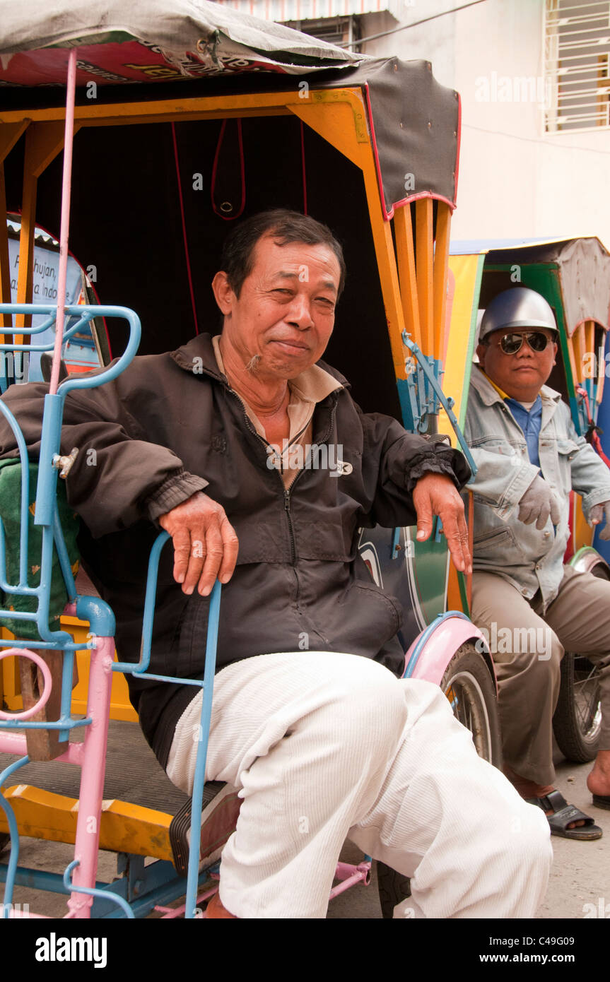 Rickshaw drivers hi-res stock photography and images - Alamy