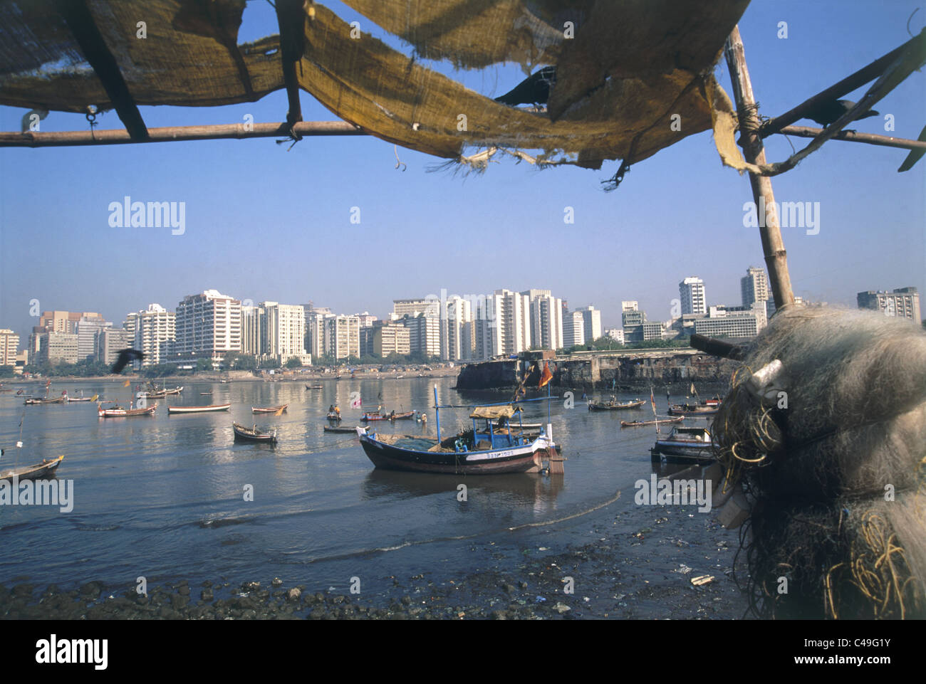 Photograph of the waterline of a river in Mumbai India Stock Photo - Alamy
