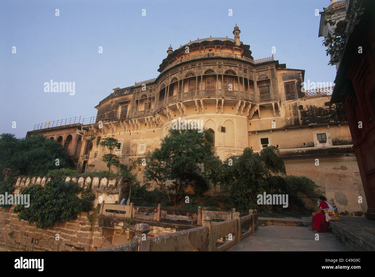 Photograph of an Indian castle in Varanasi Stock Photo - Alamy