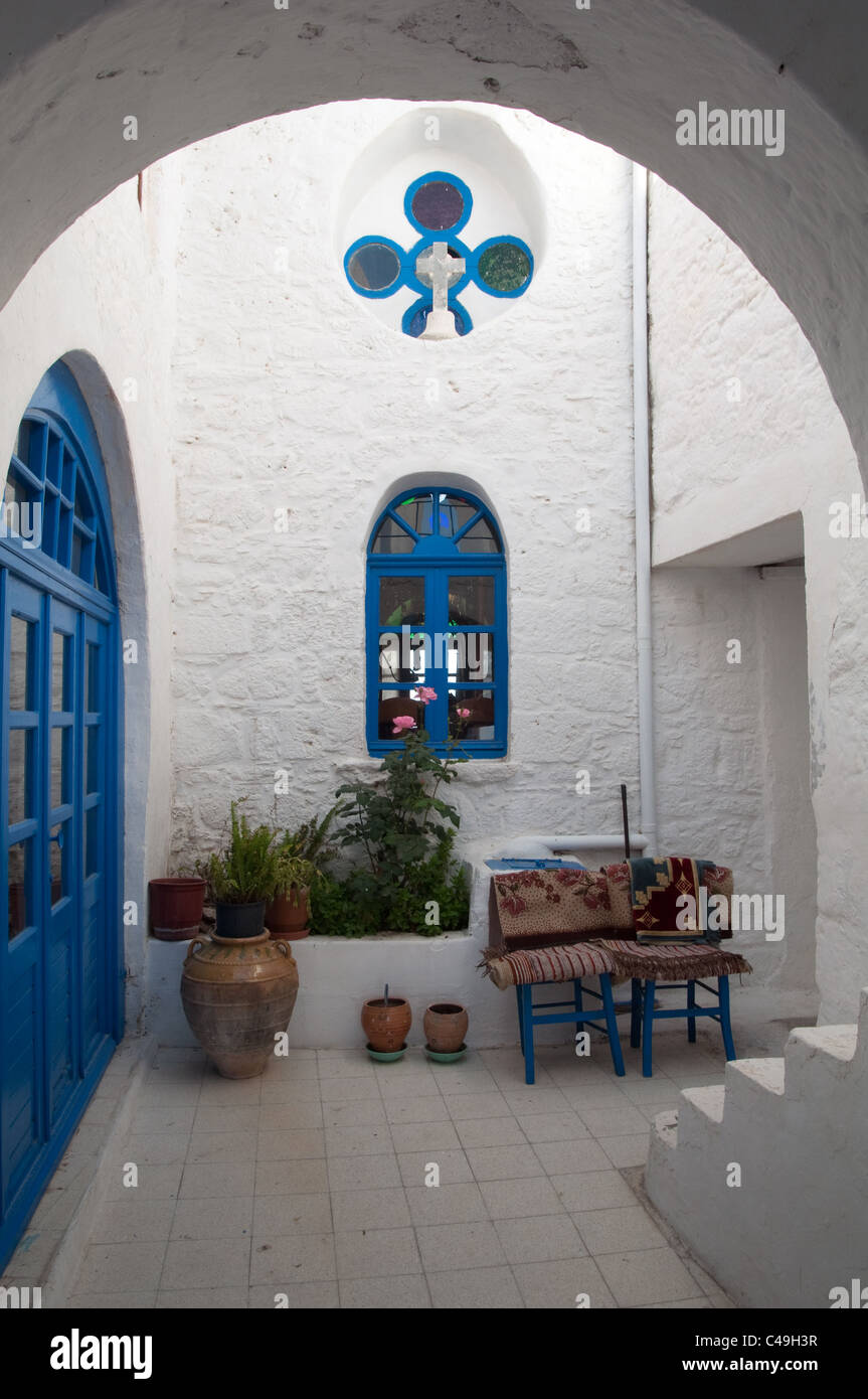 Small courtyard. Nikia, Nysiros Island, Greece Stock Photo - Alamy