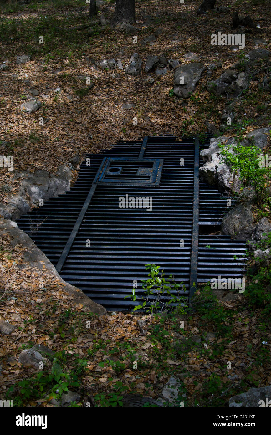 Hell hole hi-res stock photography and images - Alamy