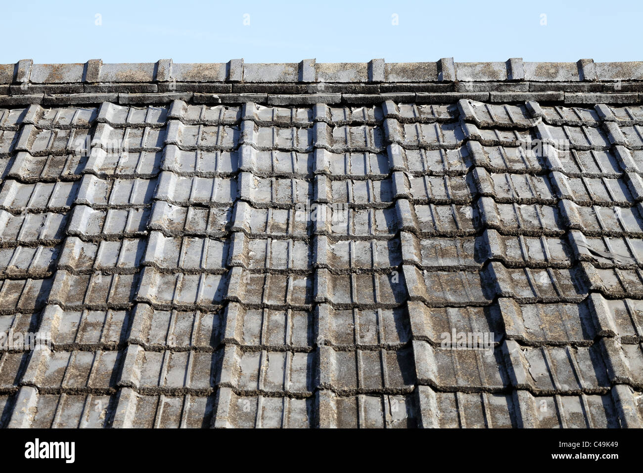 Texture of old tiled roof Stock Photo - Alamy