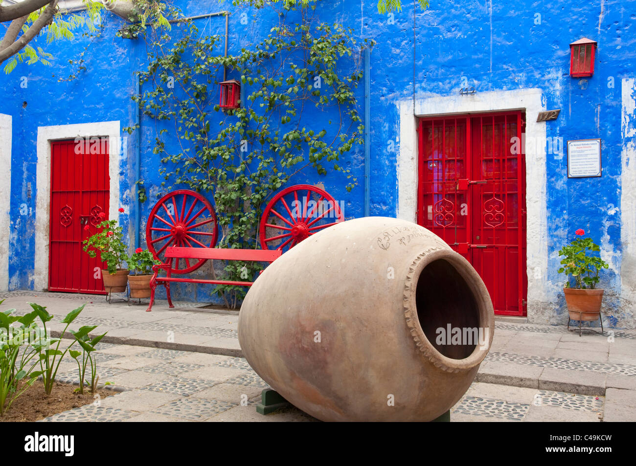 Colorful windows and doorways featuring the architecture of Arequipa ...