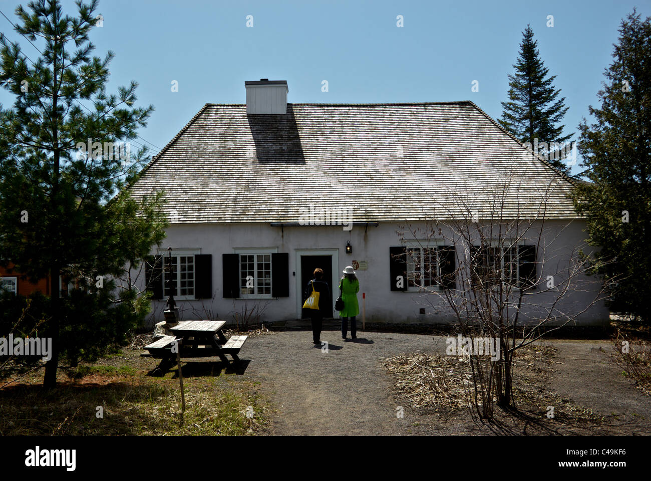 Historic Maison Tsawenhohi house museum in Huron Wendat First Nations ...