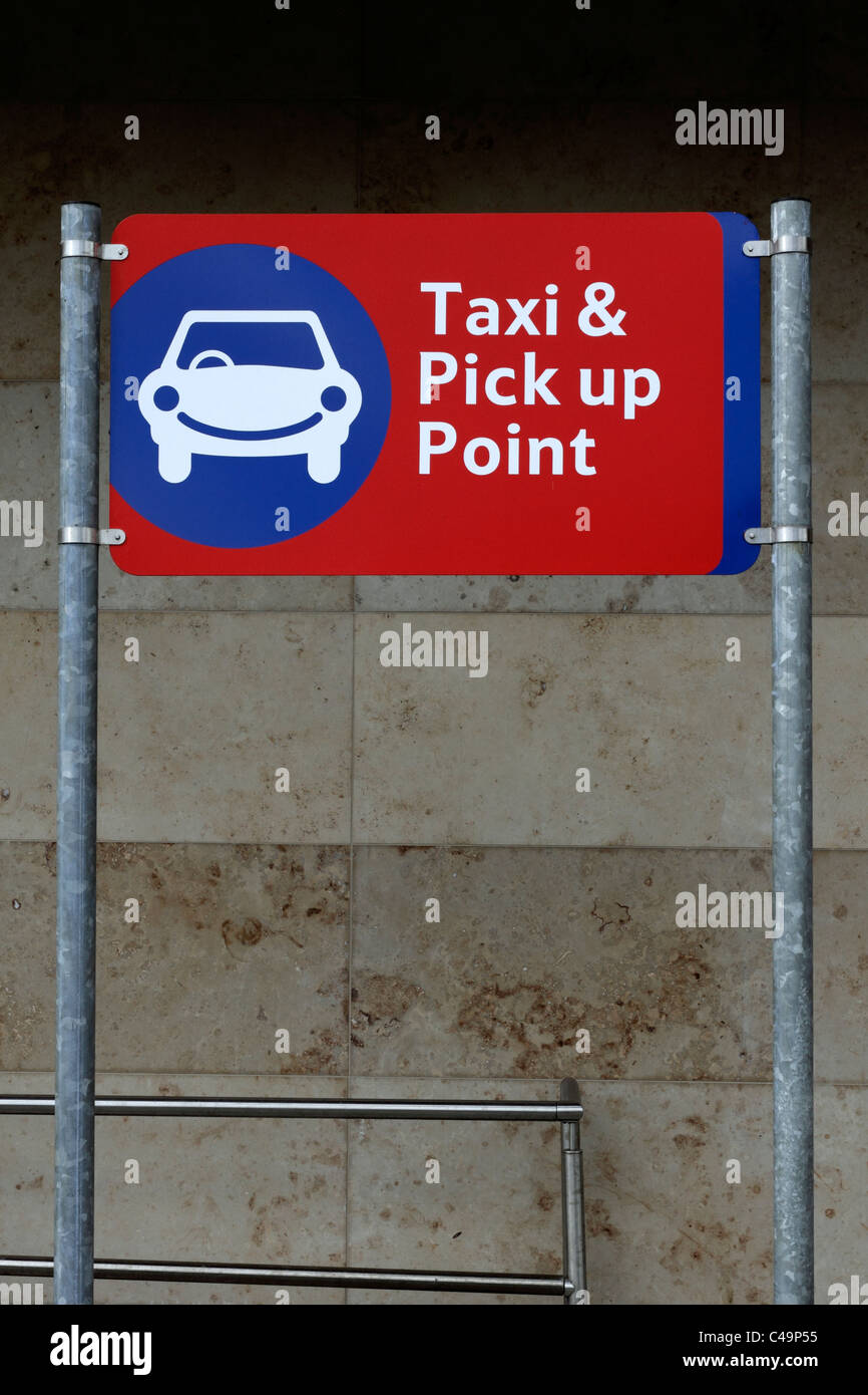 Pick up here sign hi-res stock photography and images - Alamy