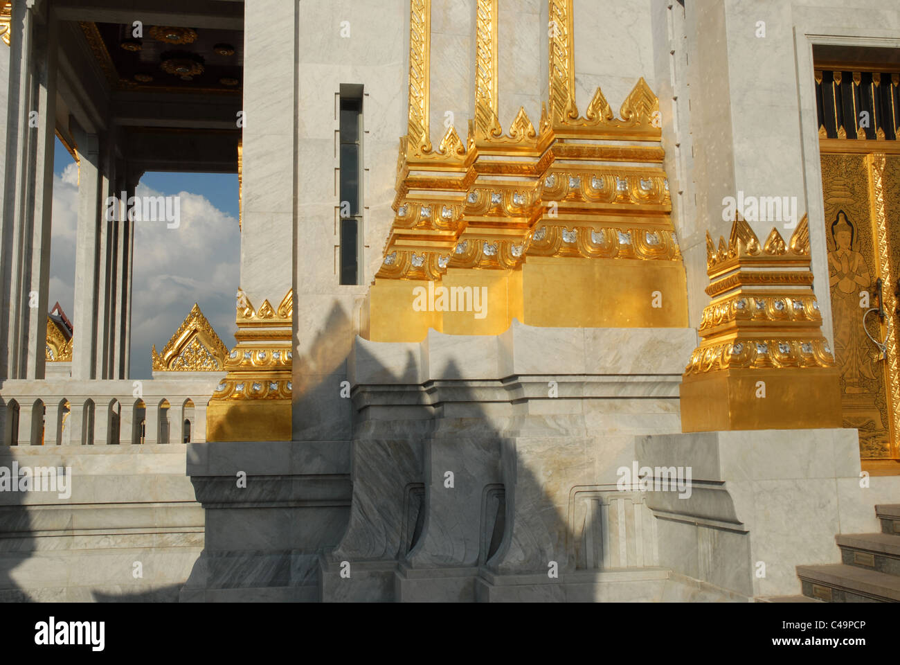 Wat Traimit, Temple of Golden Buddha, Bangkok, Thailand Stock Photo - Alamy