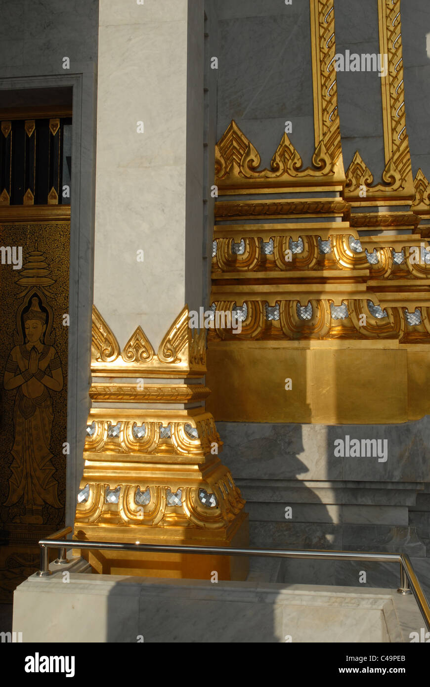 Wat Traimit, Temple of Golden Buddha, Bangkok, Thailand Stock Photo - Alamy