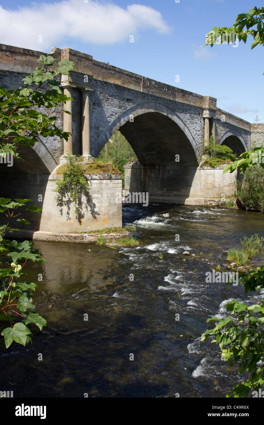 kelso town centre scottish borders scotland Stock Photo - Alamy