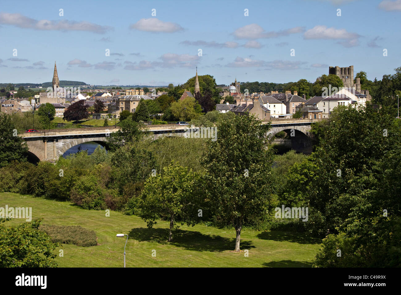 kelso town centre scottish borders scotland Stock Photo - Alamy
