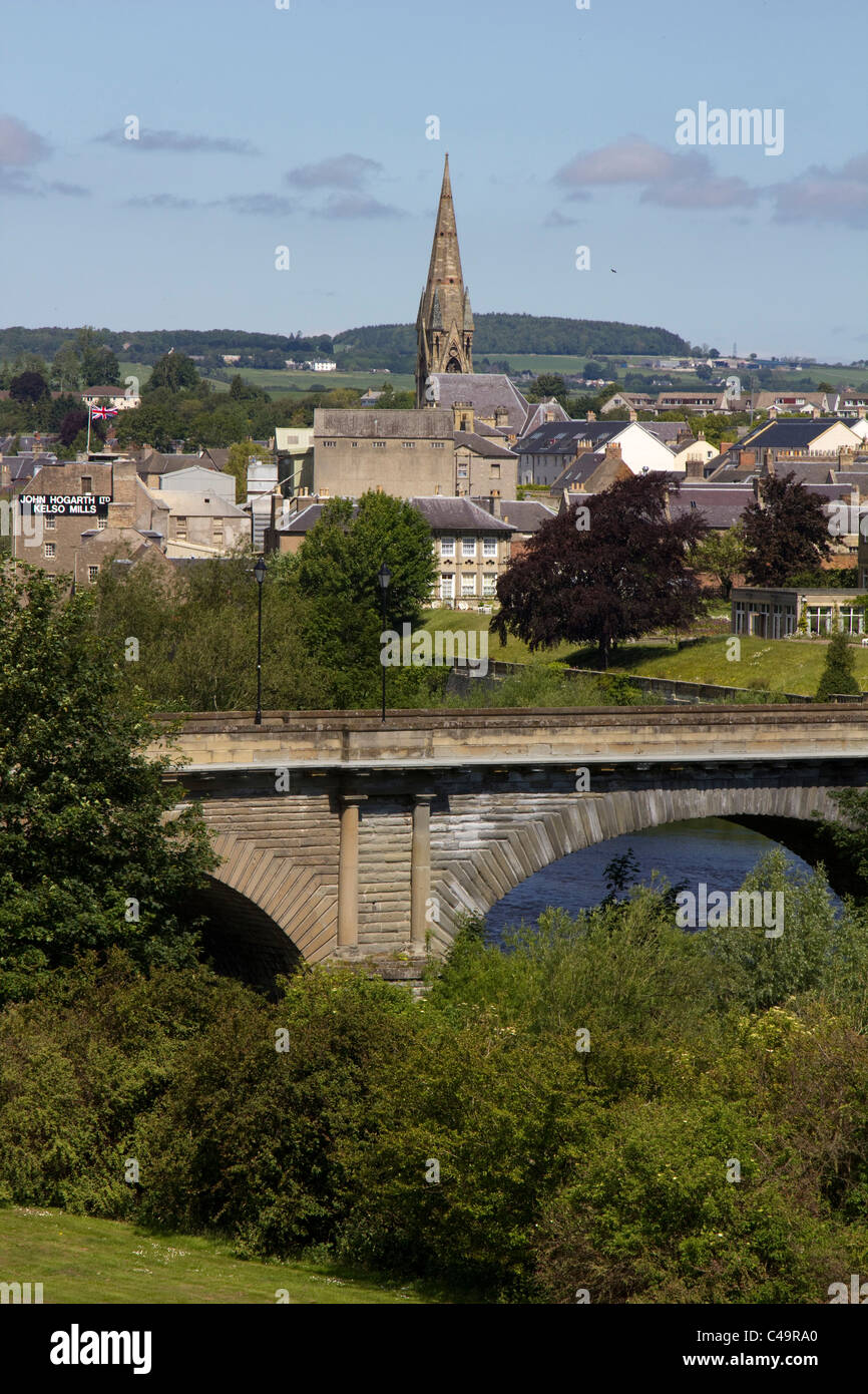 Kelso town bridge river tweed hi-res stock photography and images - Alamy
