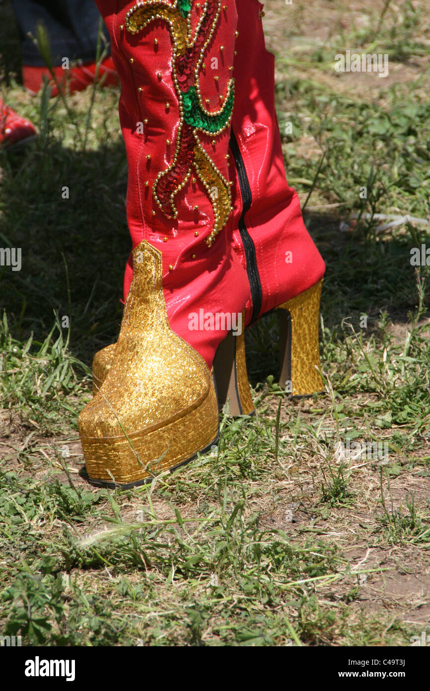 latin american people wearing traditional costumes at event in rome ...