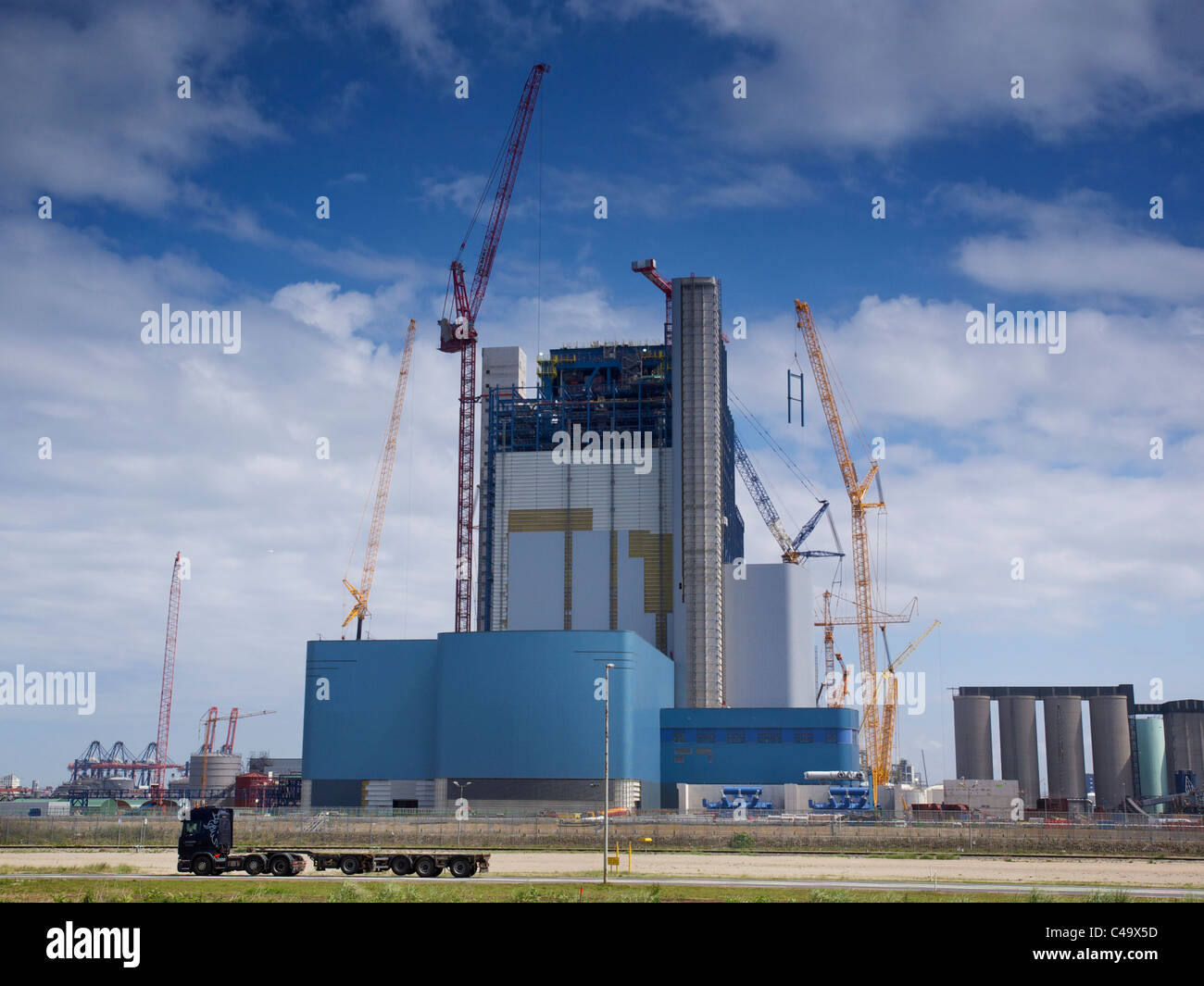 Large scale power plant hi-res stock photography and images - Alamy