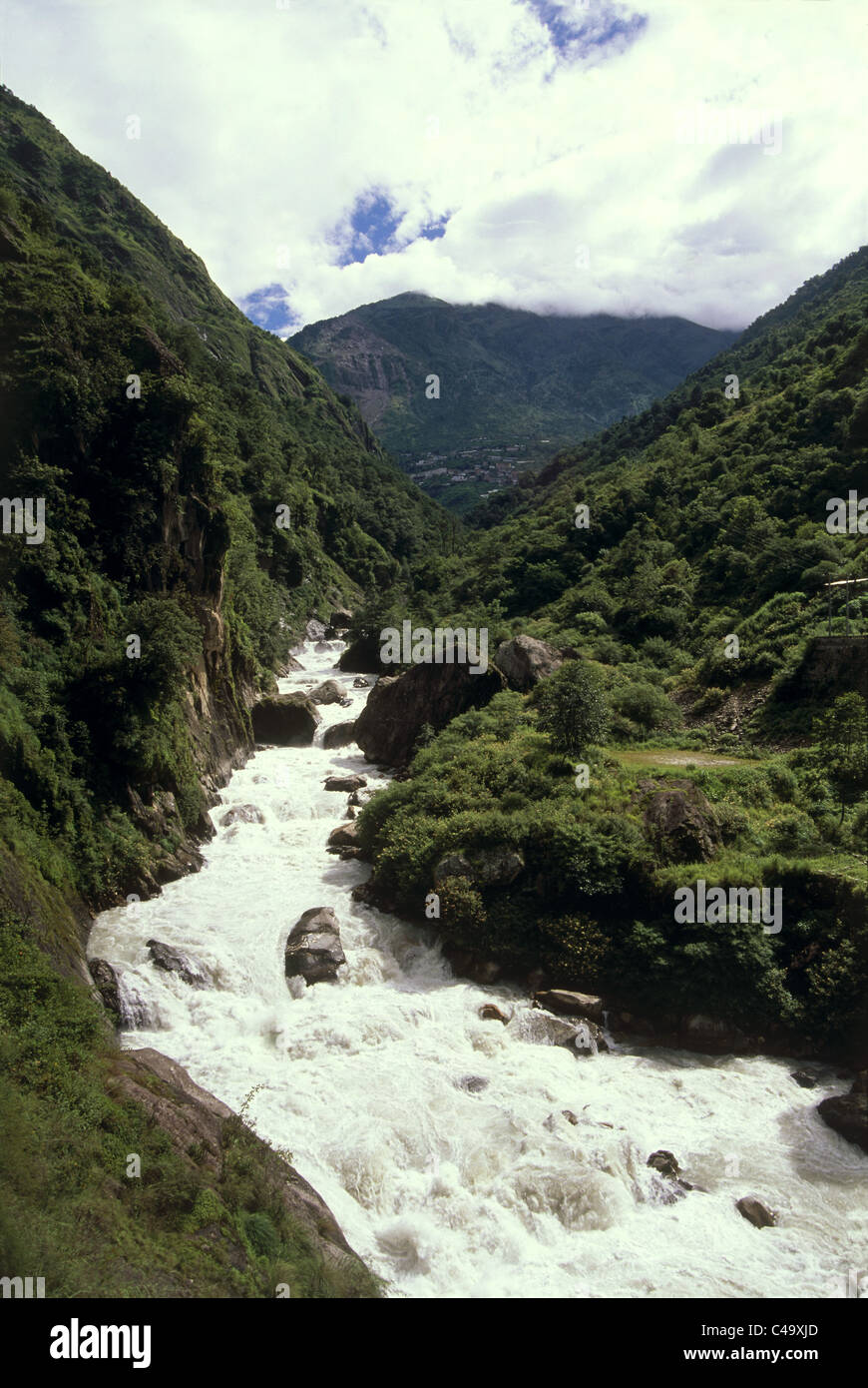 Photograph of a river in Tibet Stock Photo - Alamy