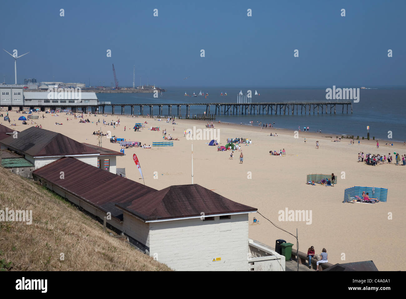 Beach huts lowestoft seafront hi-res stock photography and images - Alamy