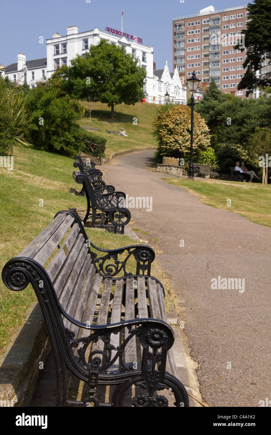 Cliffs walkway to Westcliff Hotel, Southend on sea area Stock Photo - Alamy