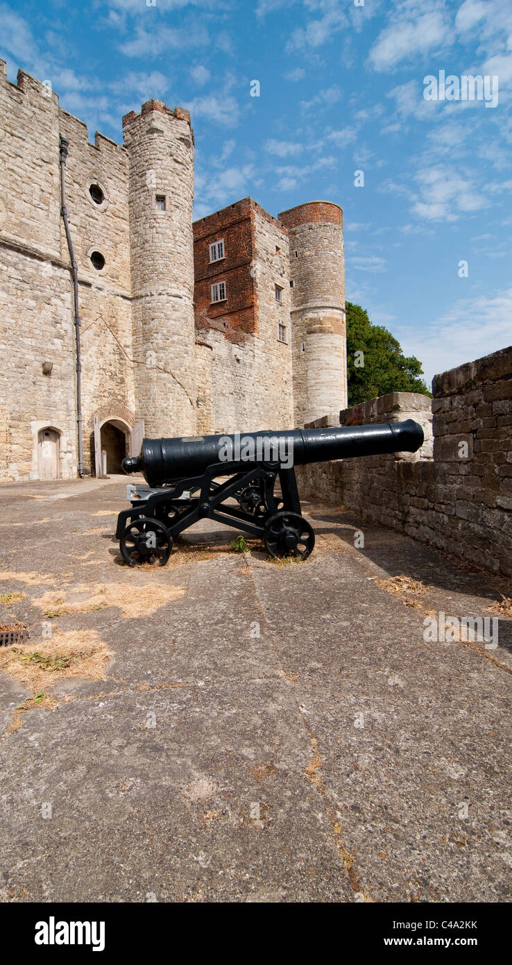 The cannon at Upnor Castle in Medway Kent Stock Photo - Alamy