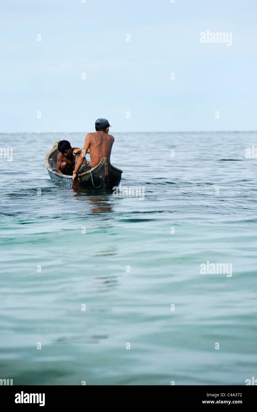 Two indigenous men hi-res stock photography and images - Alamy