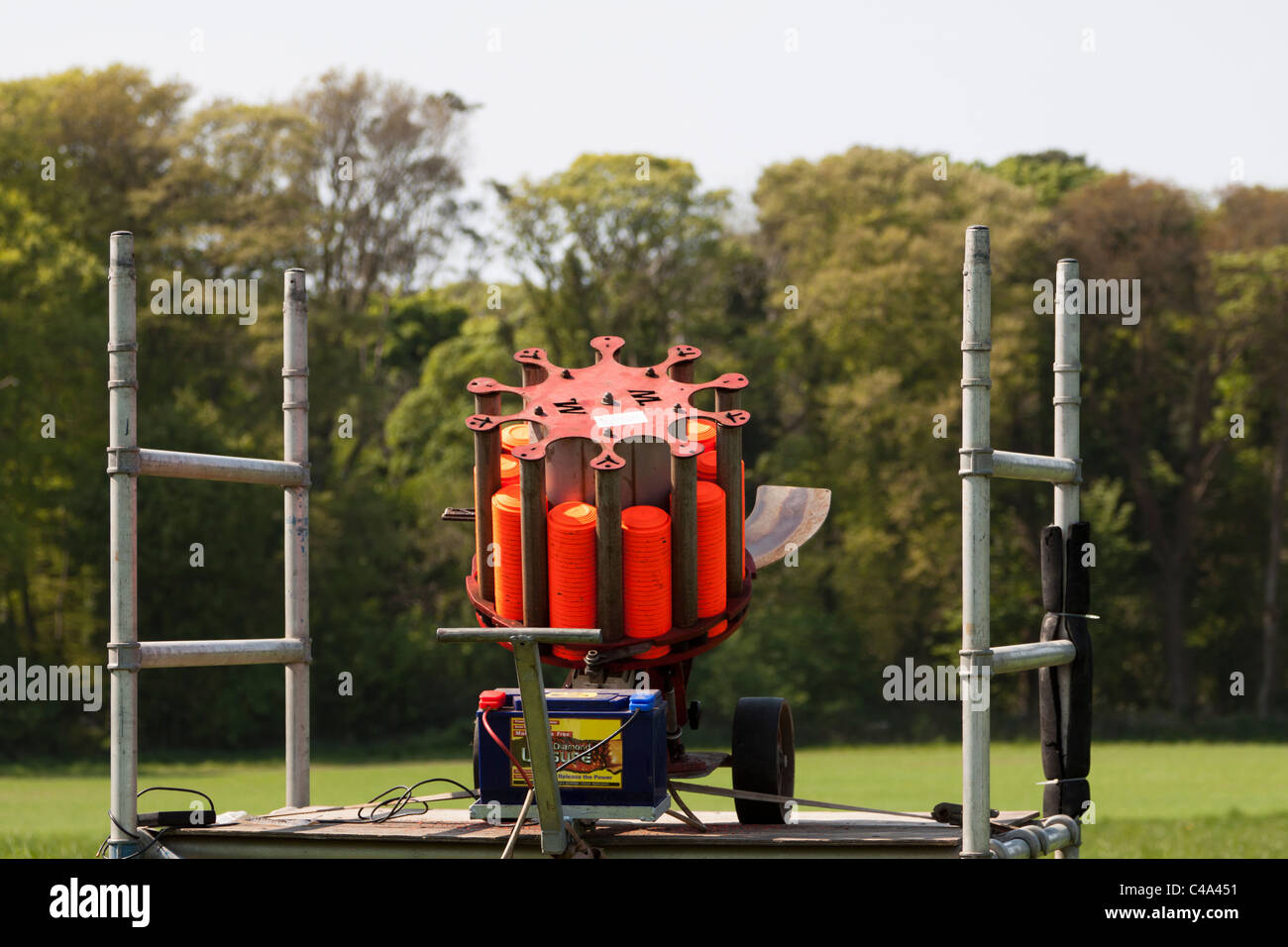 Sports clay pigeon shooting hi-res stock photography and images - Alamy