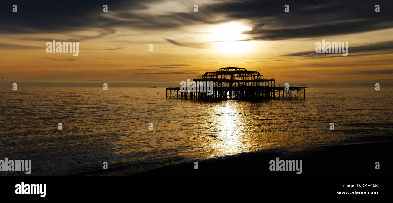 Brighton beach sunset hi-res stock photography and images - Alamy