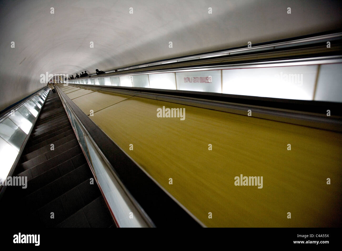 Korean elevator hi-res stock photography and images - Alamy