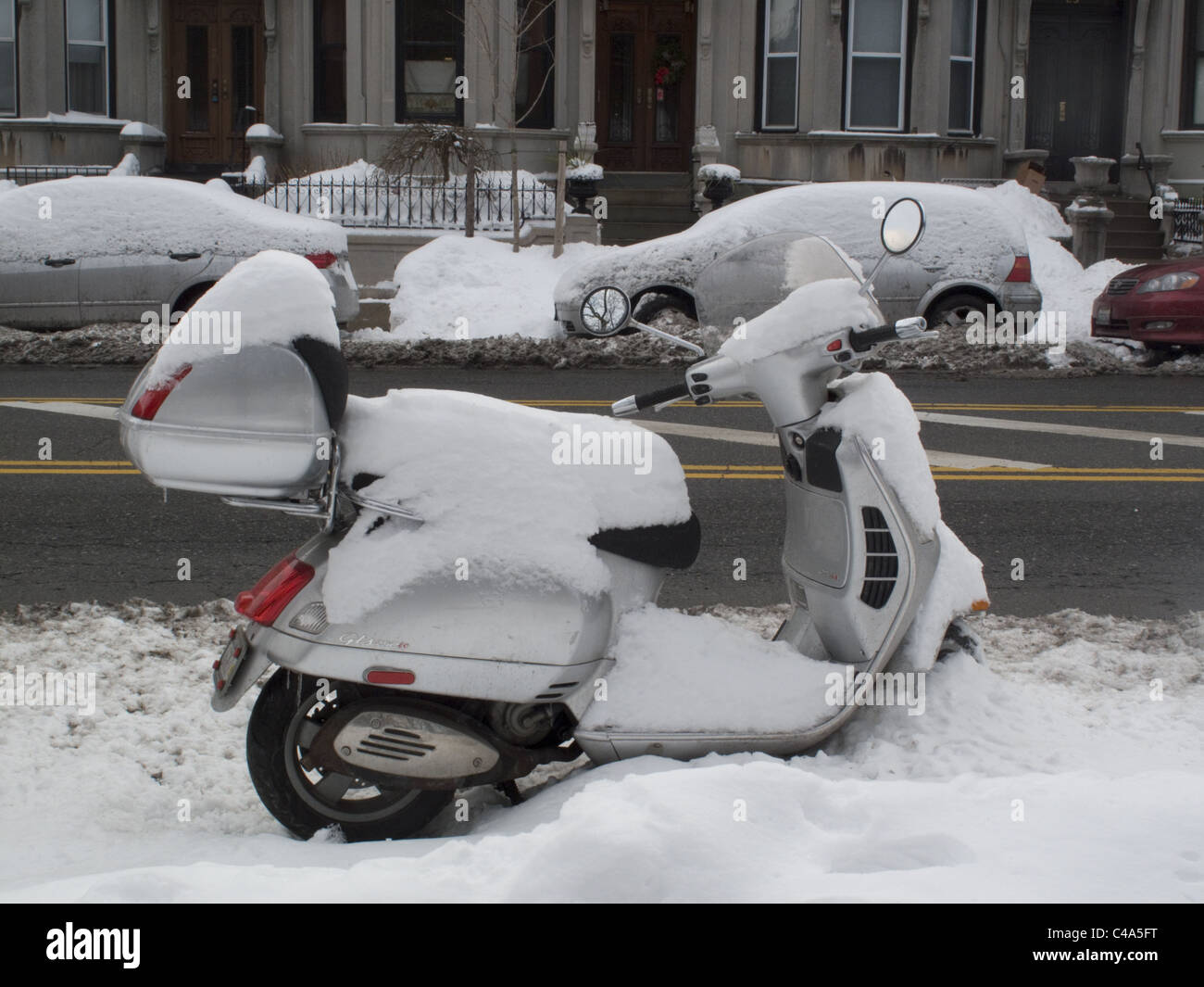 Parked winter hi-res stock photography and images - Alamy