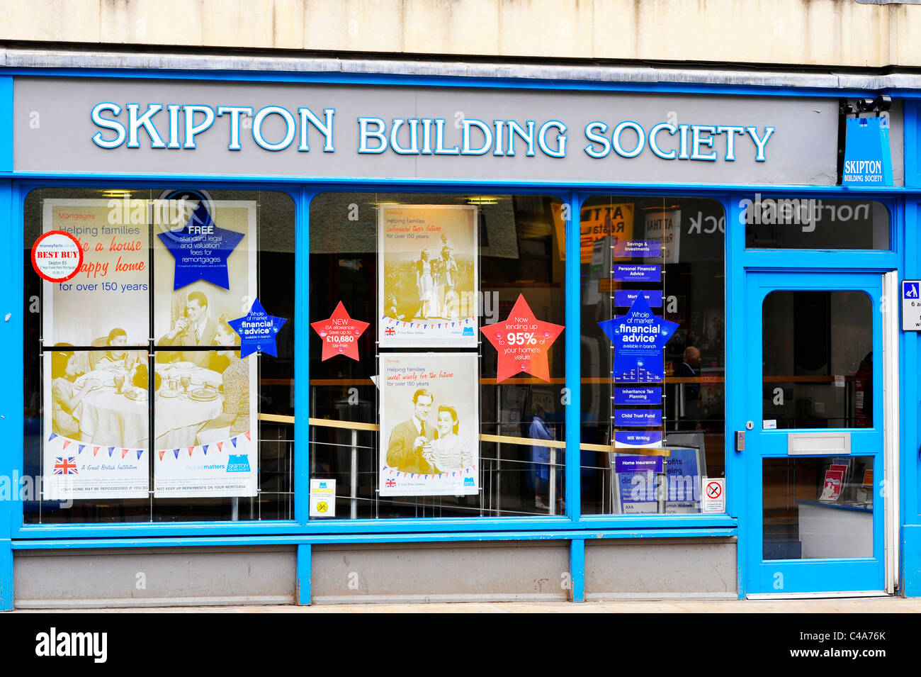 Skipton building society building hi-res stock photography and images ...
