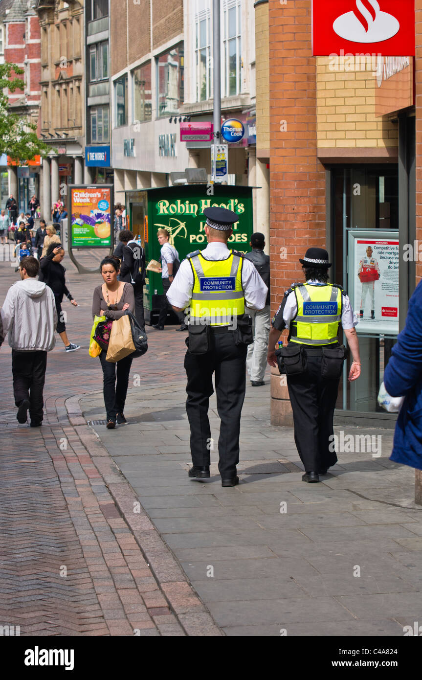 There's no sign of that outlaw, sheriff Stock Photo - Alamy
