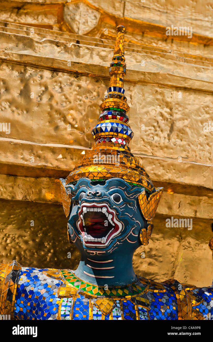 Statue of devil hi-res stock photography and images - Alamy