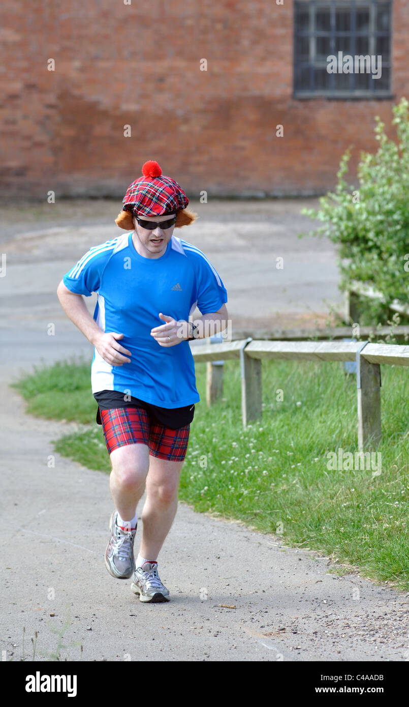 Fancy dress runner in Leamington parkrun wearing a tam-o-shanter hat ...