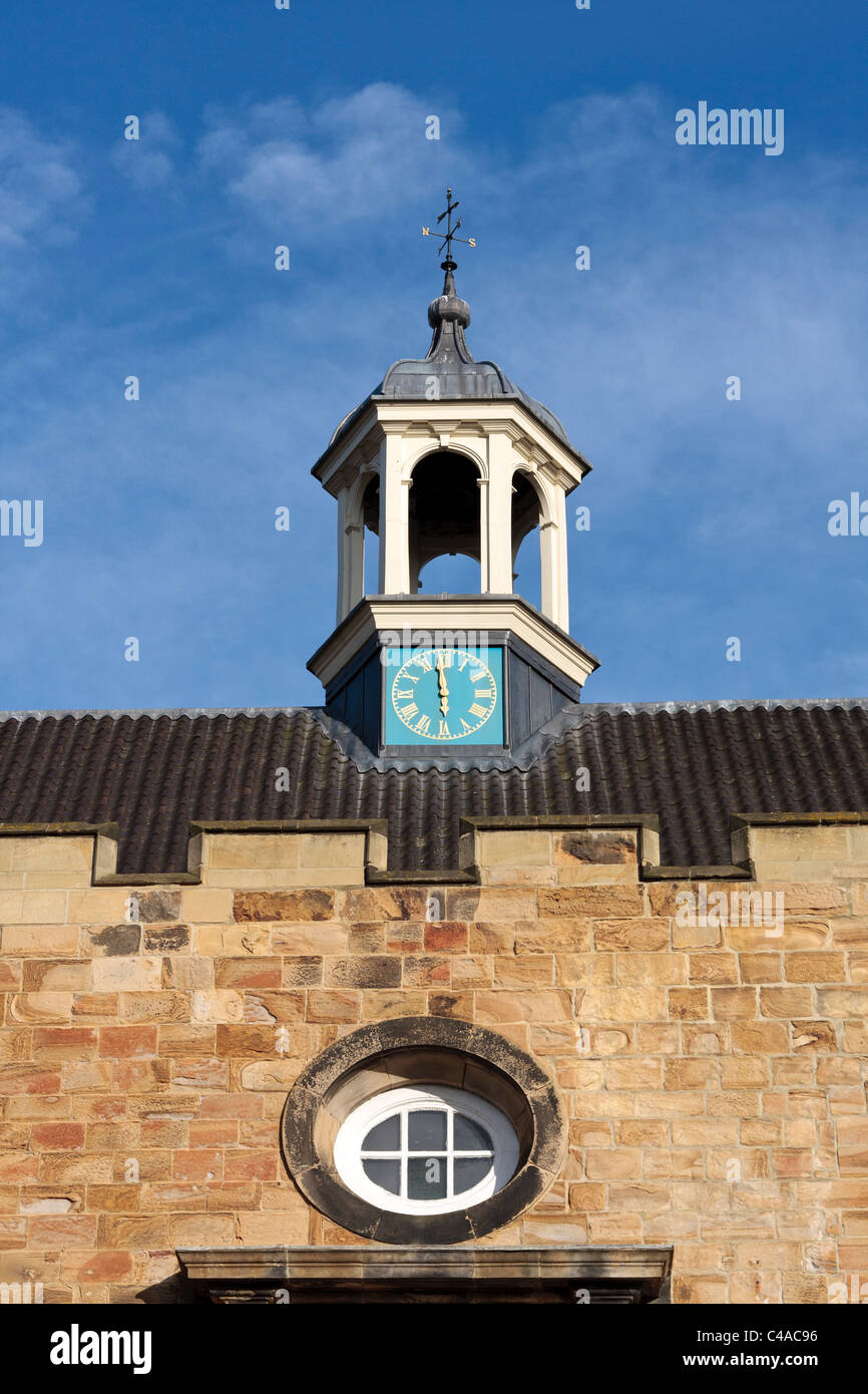 6pm clock hi-res stock photography and images - Alamy