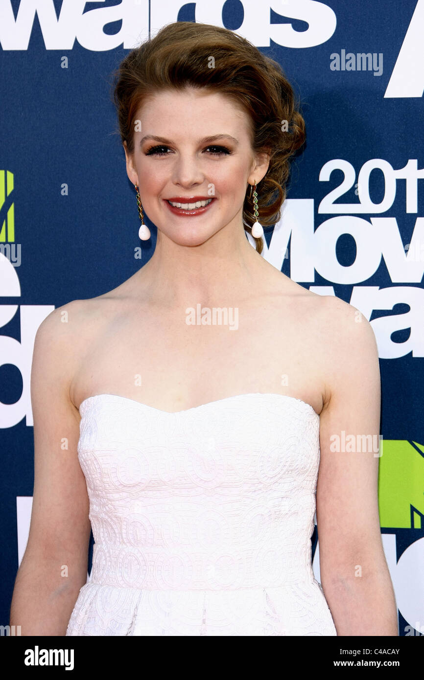 ASHLEY BELL 2011 MTV MOVIE AWARDS UNIVERSAL CITY LOS ANGELES CALIFORNIA ...