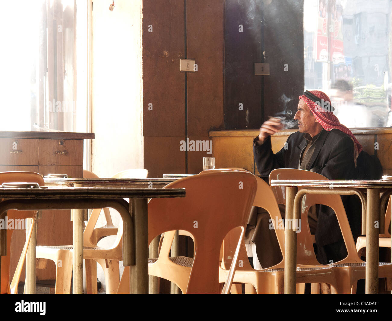 Arab smoking hi-res stock photography and images - Alamy