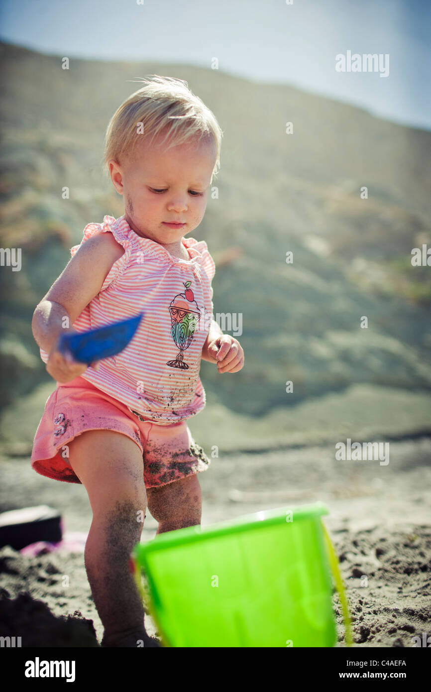Messy sand bucket hi-res stock photography and images - Alamy