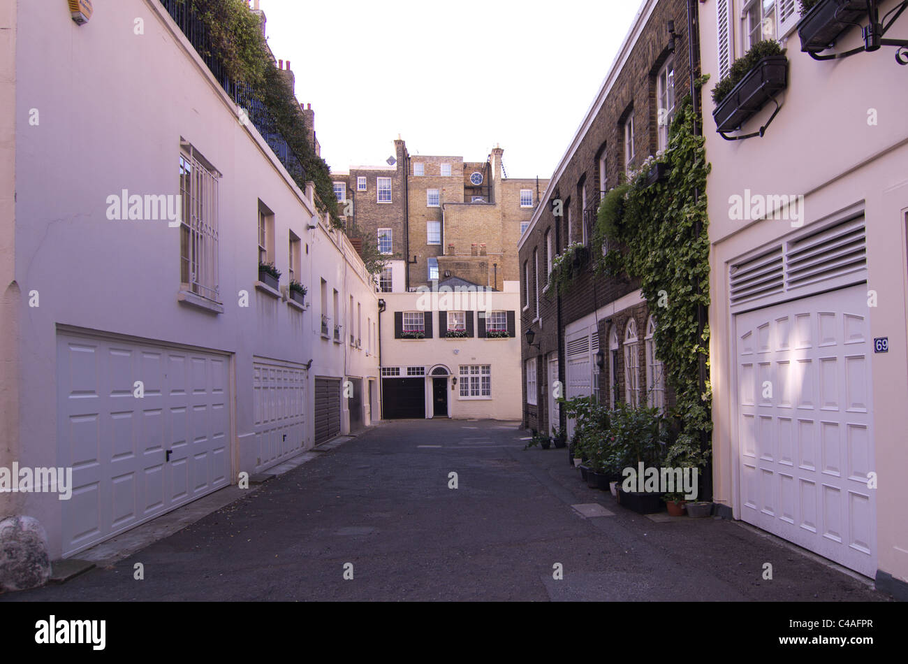 Eaton Terrace Mews SW1 London England Stock Photo - Alamy