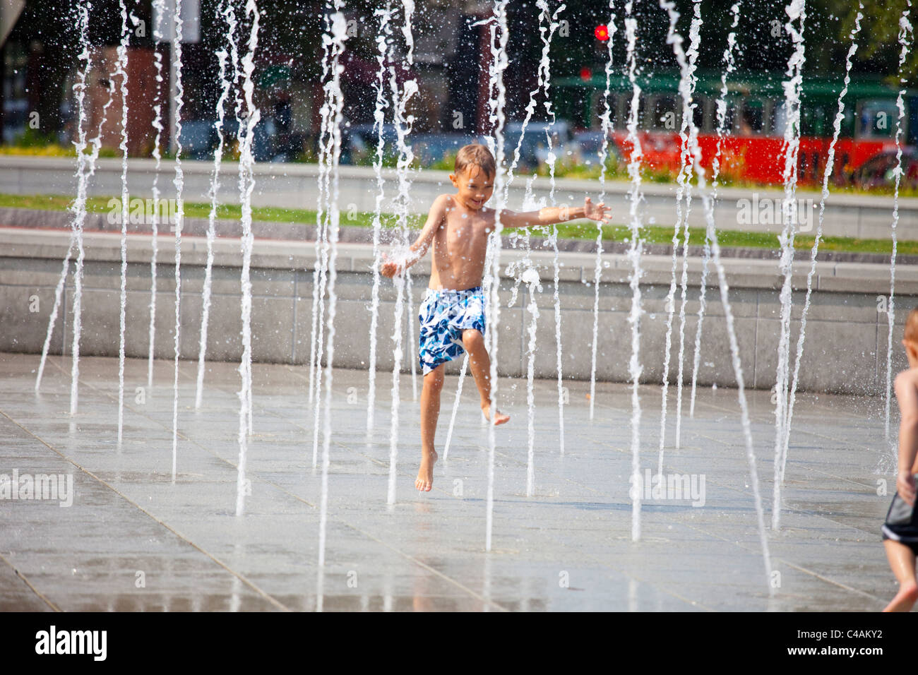 Children jumping off hi-res stock photography and images - Alamy