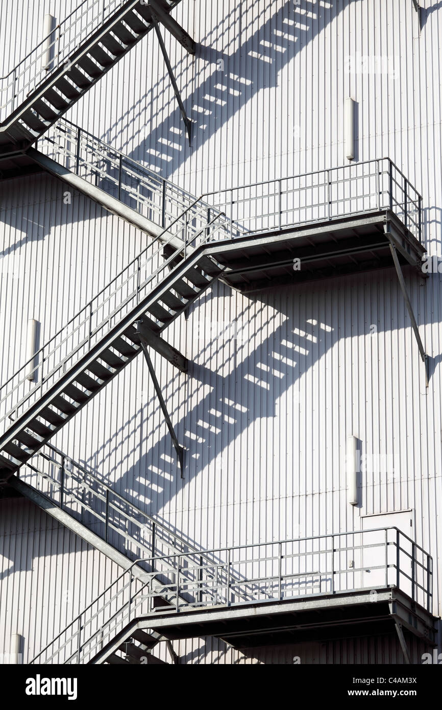 External fire escape staircase hi-res stock photography and images - Alamy