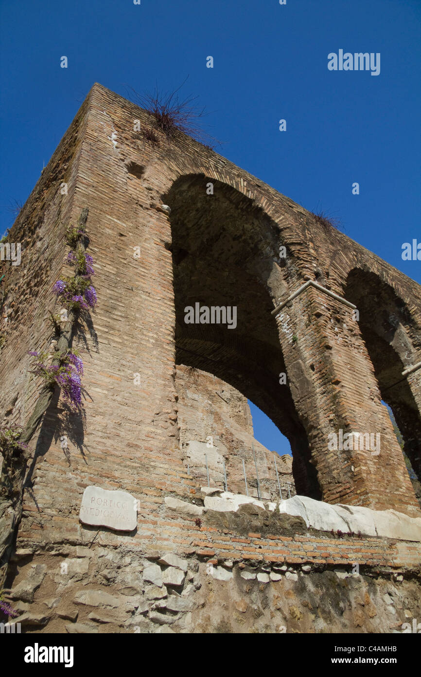Medieval portico hi-res stock photography and images - Alamy