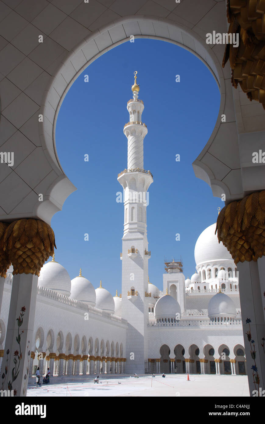 minaret at sheikh zayed mosque Stock Photo - Alamy
