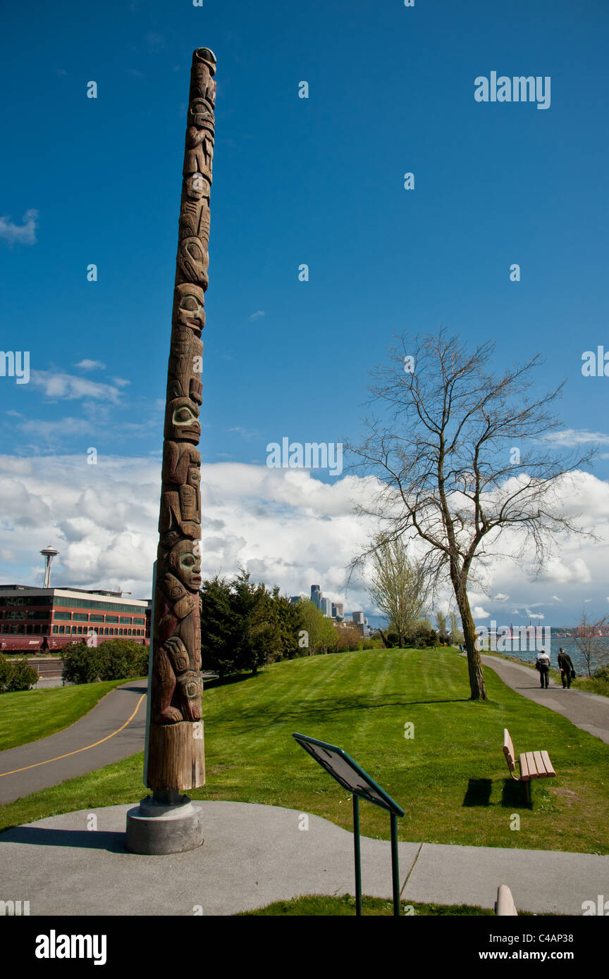 A totem pole by a Native American tribe in a waterfront park Stock ...