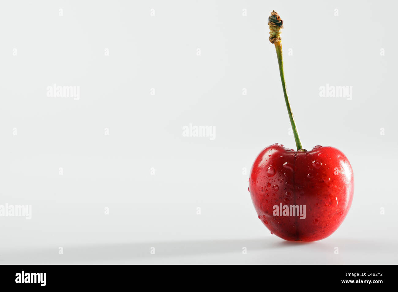 Single cherry fruit hi-res stock photography and images - Alamy